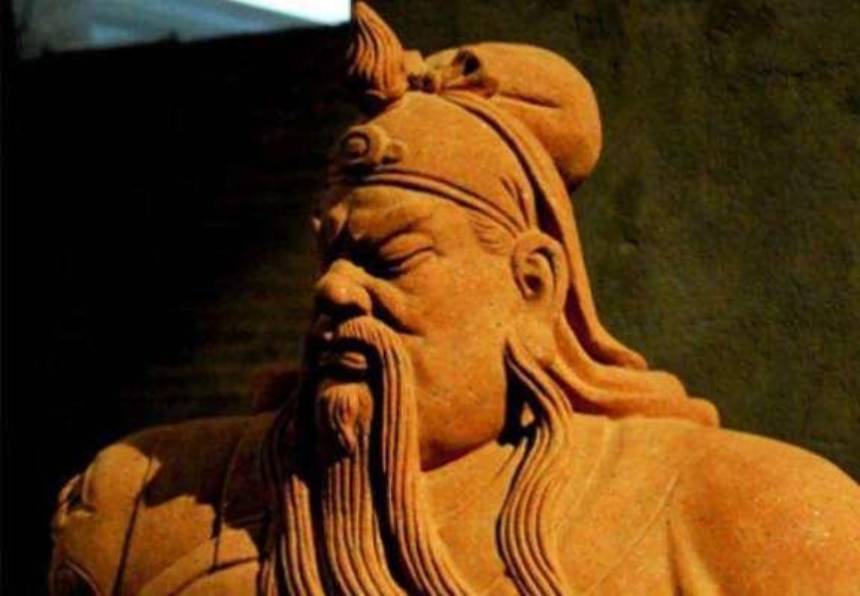 关羽的雕像为何双眼都是闭着的？专家：谁敢让他睁开眼？ 关羽 雕像 双眼 闭着眼 睁开眼 三国 希望之声